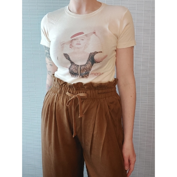 Hot Topic | Tops | Y2k Marilyn Monroe Retro Baby Tee Small 200s Hot ...